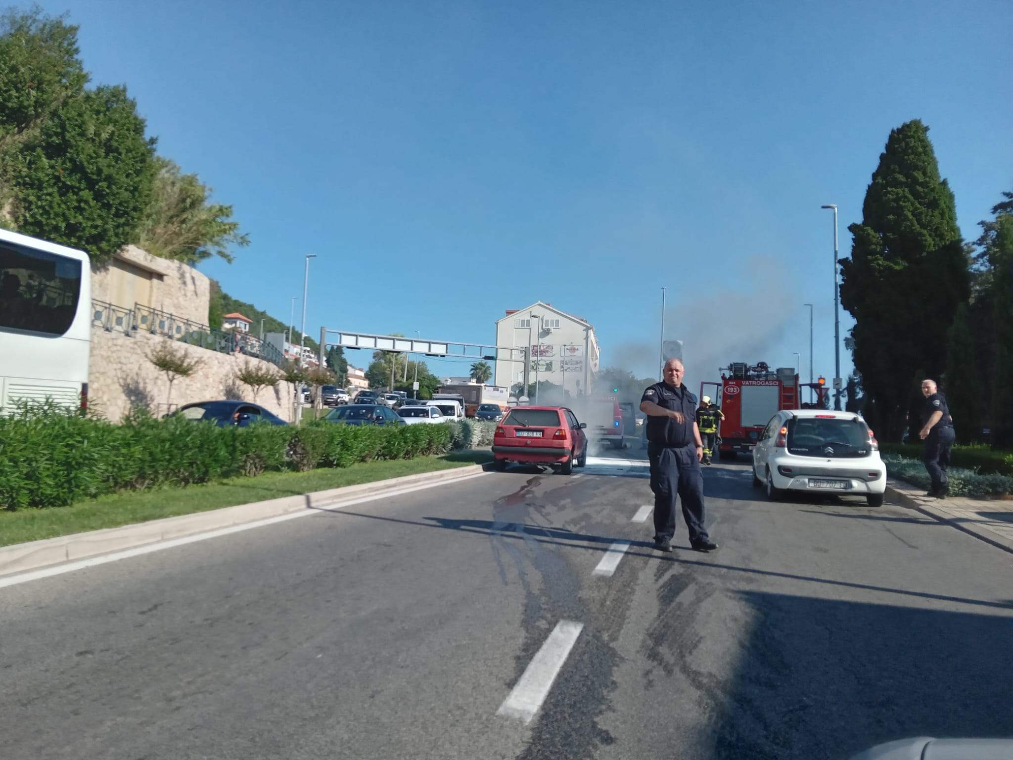 [FOTO] Na Ilijinoj Glavici zapalio se golf! - JUGinfo.hr
