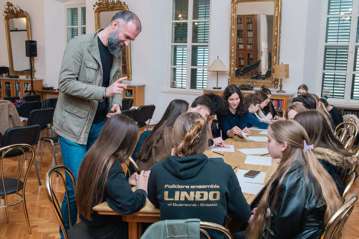 FOTO/JOSIP SRŠEN: Divlji lektor u Dubrovačkim knjižnicama, gdje s ...